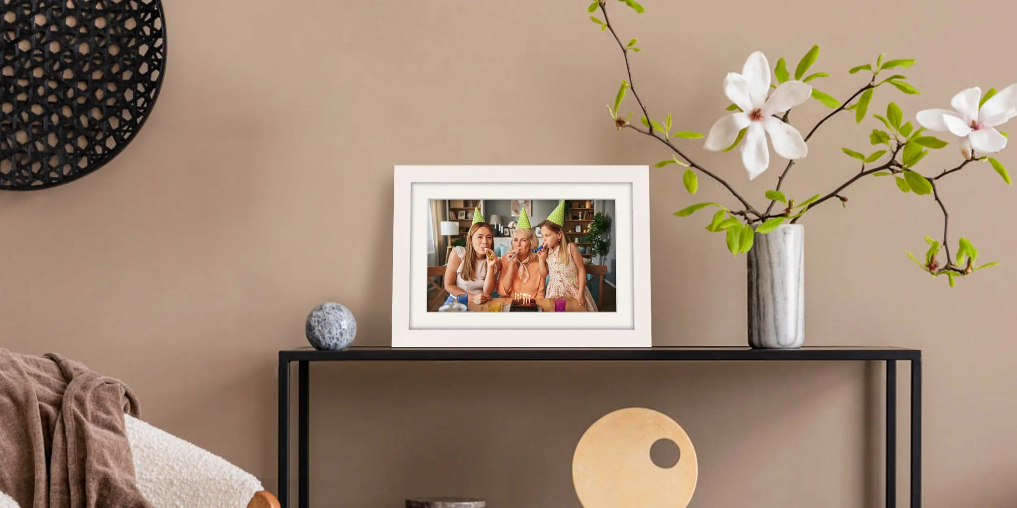 The Best Digital Photo Frame Gift for Grandparents to Stay Connected